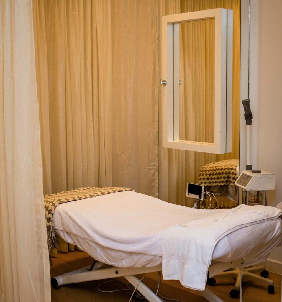 Silver Mirror Facial Bar Celebrates First South Florida Location - S ...