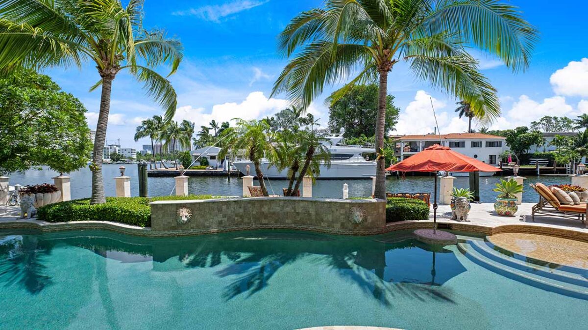 The Essence of Living: Las Olas Isles - S. Florida Business & Wealth